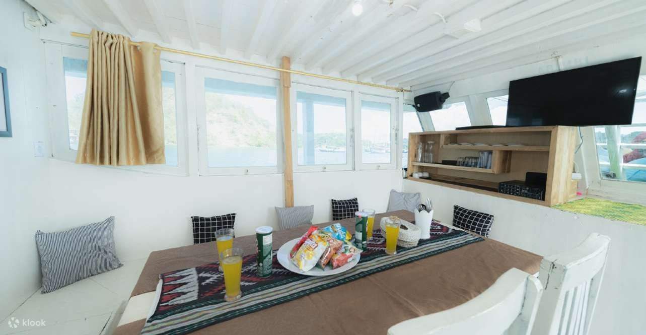 Arimbi Phinisi 3D2N Sailing Komodo Liveaboard from Labuan Bajo - Klook ...